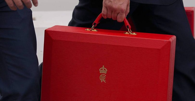 Chaos Over Trump’s Red Box ‘like Something Out Of The Thick Of It ...